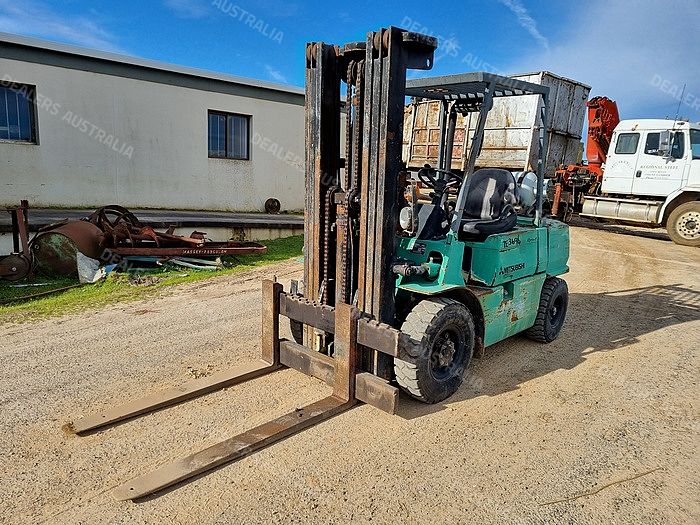 Mitsubishi FG30 Forklift for sale in SA #TE3696 | Truck Dealers Australia