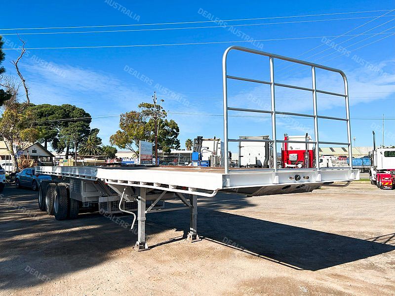 Fruehauf Extendable Tri-Axle Flat Top Trailer | Truck, Trailer & Heavy ...