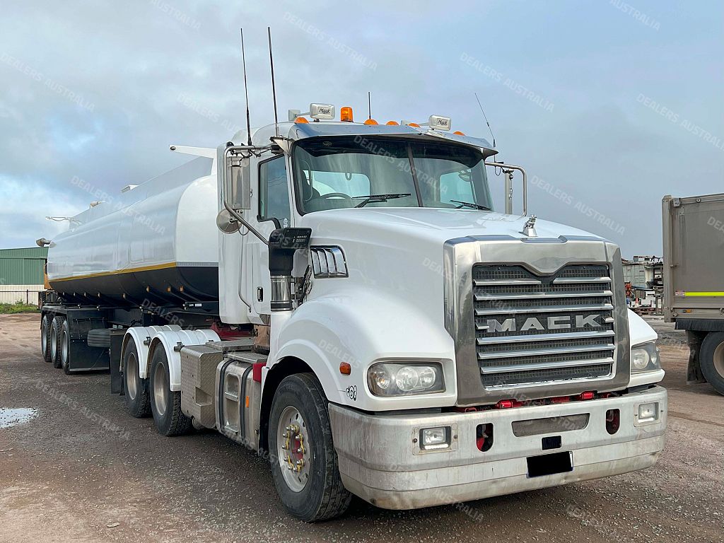 2011 Mack Trident **AUTO** & 2021 Stone Star Water Cart | Truck, Trailer & Heavy Equipment Auctions