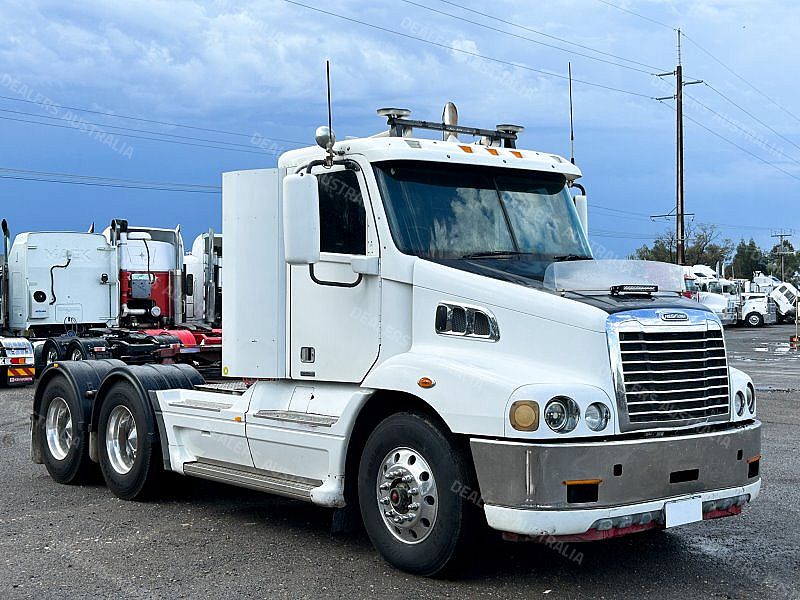 2011 Freightliner Century Day Cab 6x4 Prime Mover **HYDRAULICS/ AUTO ...