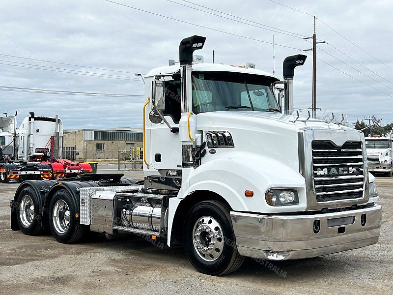 2014 Mack Trident Day Cab 6x4 Prime Mover **B-DOUBLE** | Truck, Trailer & Heavy Equipment Auctions
