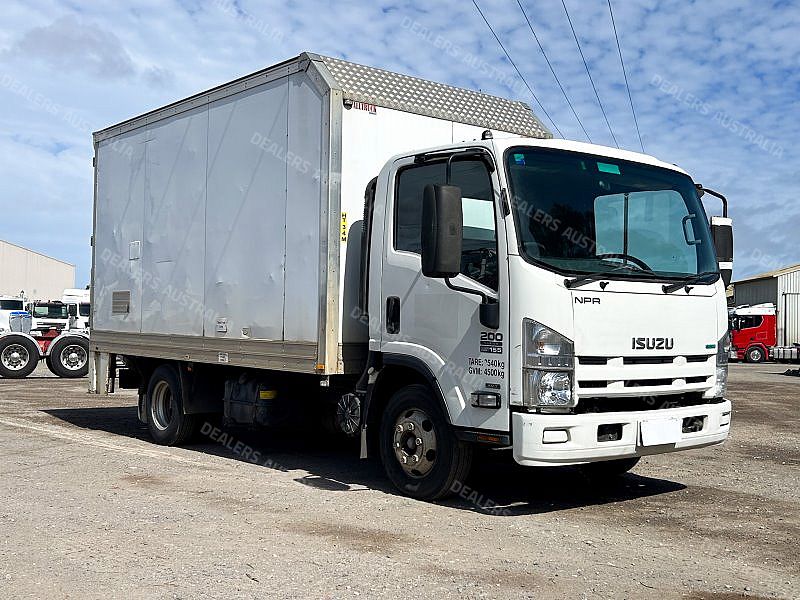 2015 Isuzu NPR 200 Medium Pantech with Tuckaway Tailgate | Truck ...