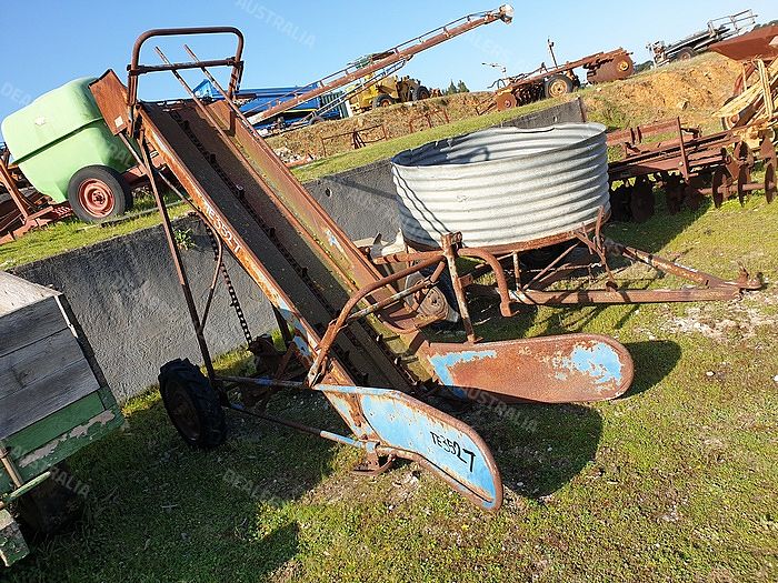 Small Hay Bale Elevator for sale in SA #TE3527 | Truck Dealers Australia